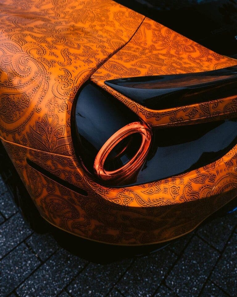 Ferrari 488 GTB: un esemplare personalizzato con texture alligatore ...