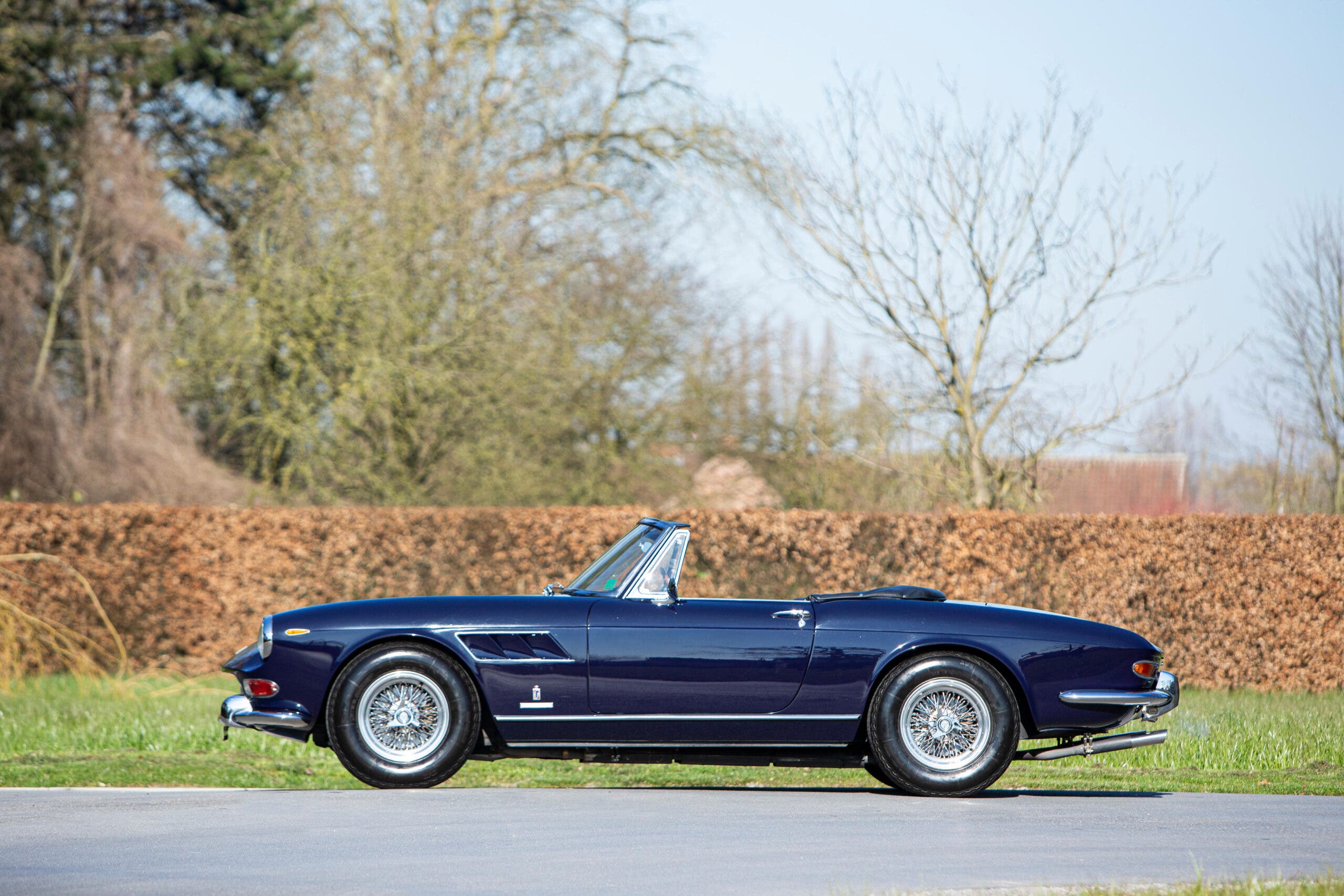 Ferrari 275 GTS: un cavallino milionario all'asta a Monte Carlo ...