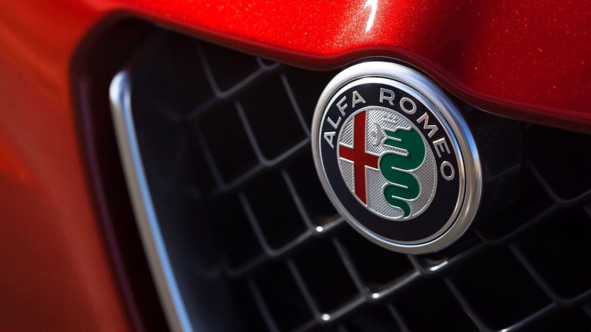 Alfa Romeo 33 Stradale conquista la Coppa d'Oro al Concorso di Eleganza ...
