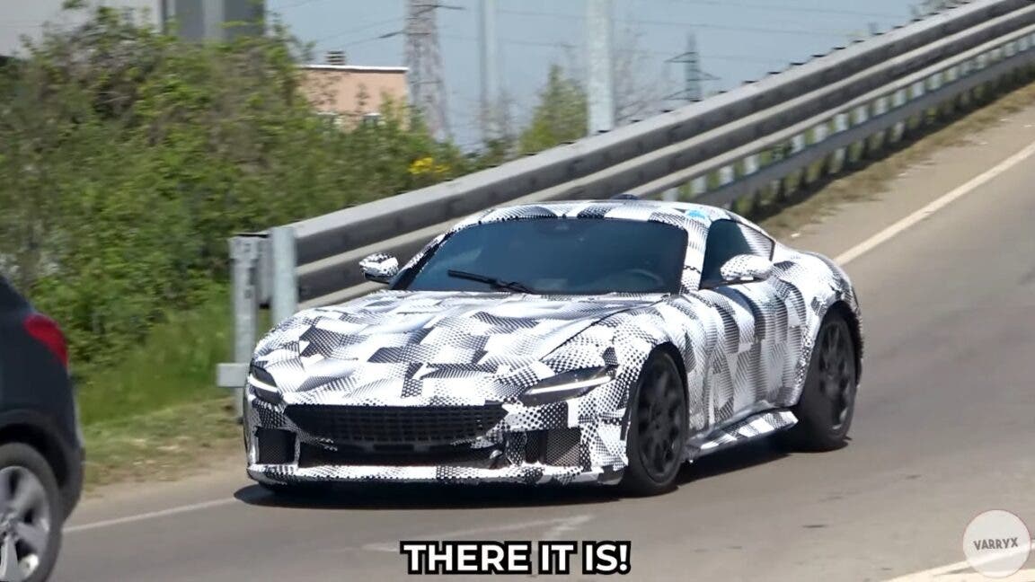 Ferrari testa un prototipo molto silenzioso sulla pista di Fiorano