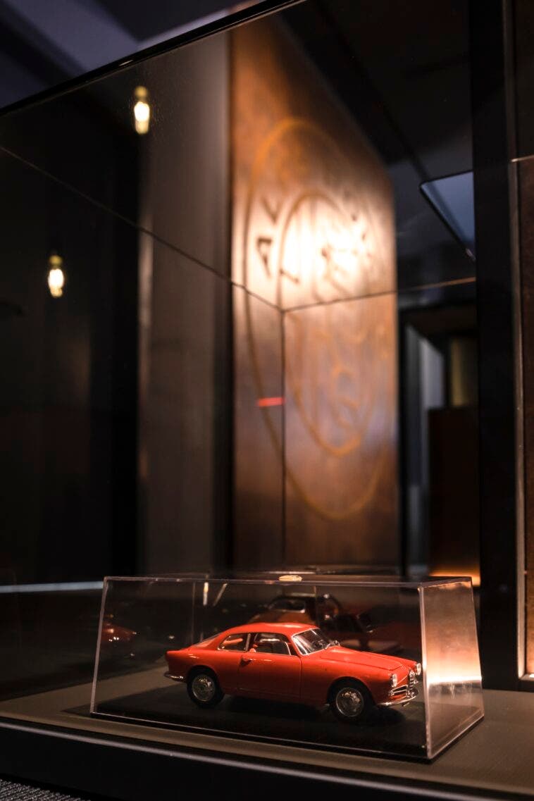 Alfa Romeo: inaugurato a Milano il primo nuovo flagship store - ClubAlfa.it