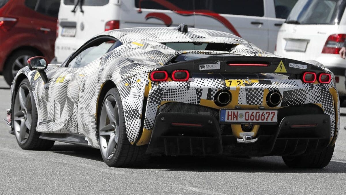 Nuova Ferrari SF90 Versione Speciale spiata di nuovo - ClubAlfa.it