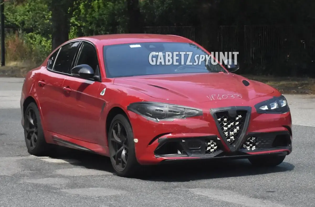 Alfa Romeo Giulia Quadrifoglio restyling: ecco le foto spia - ClubAlfa.it