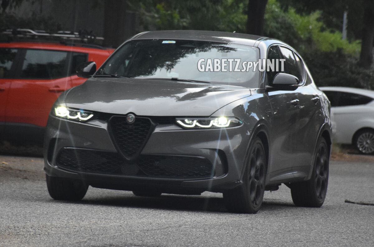 Alfa Romeo Tonale PHEV: il prototipo avvistato di nuovo [Foto spia ...