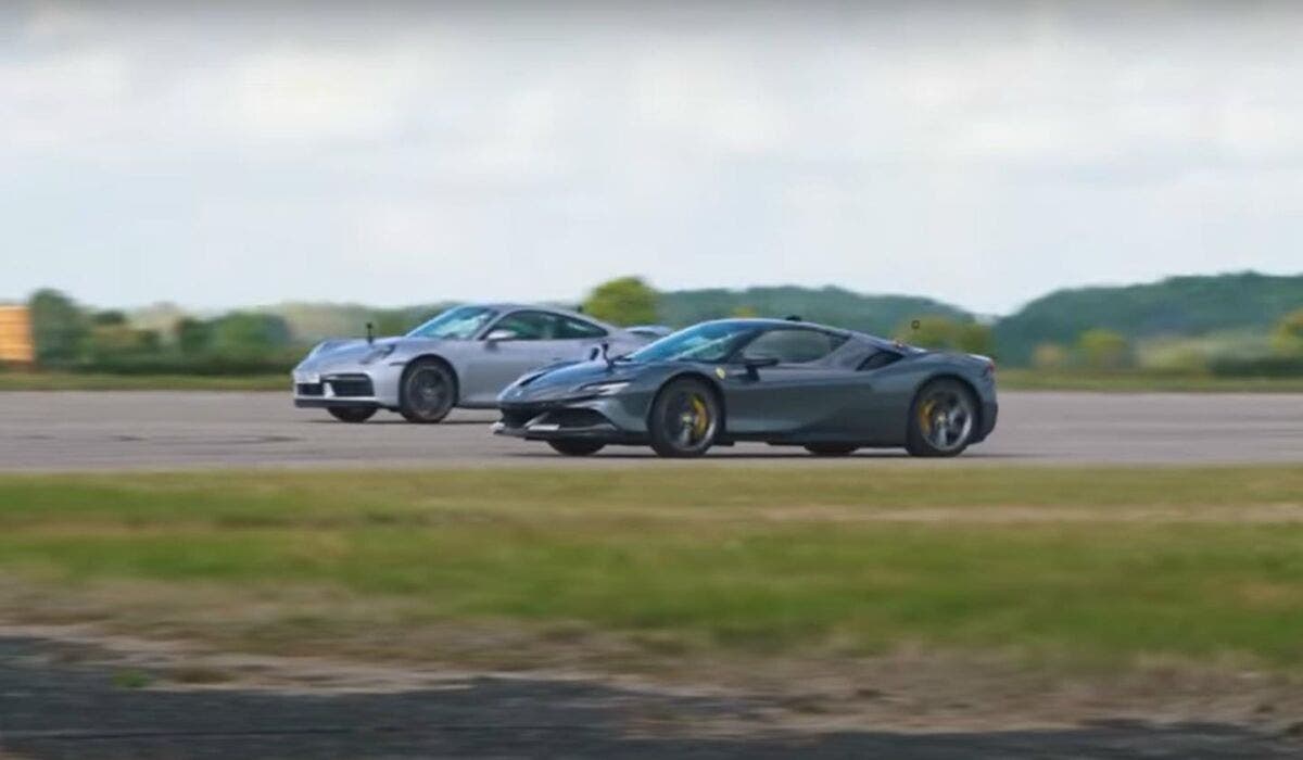 Ferrari SF90 vs Porsche 911 Turbo S: drag race stellare | Video ...