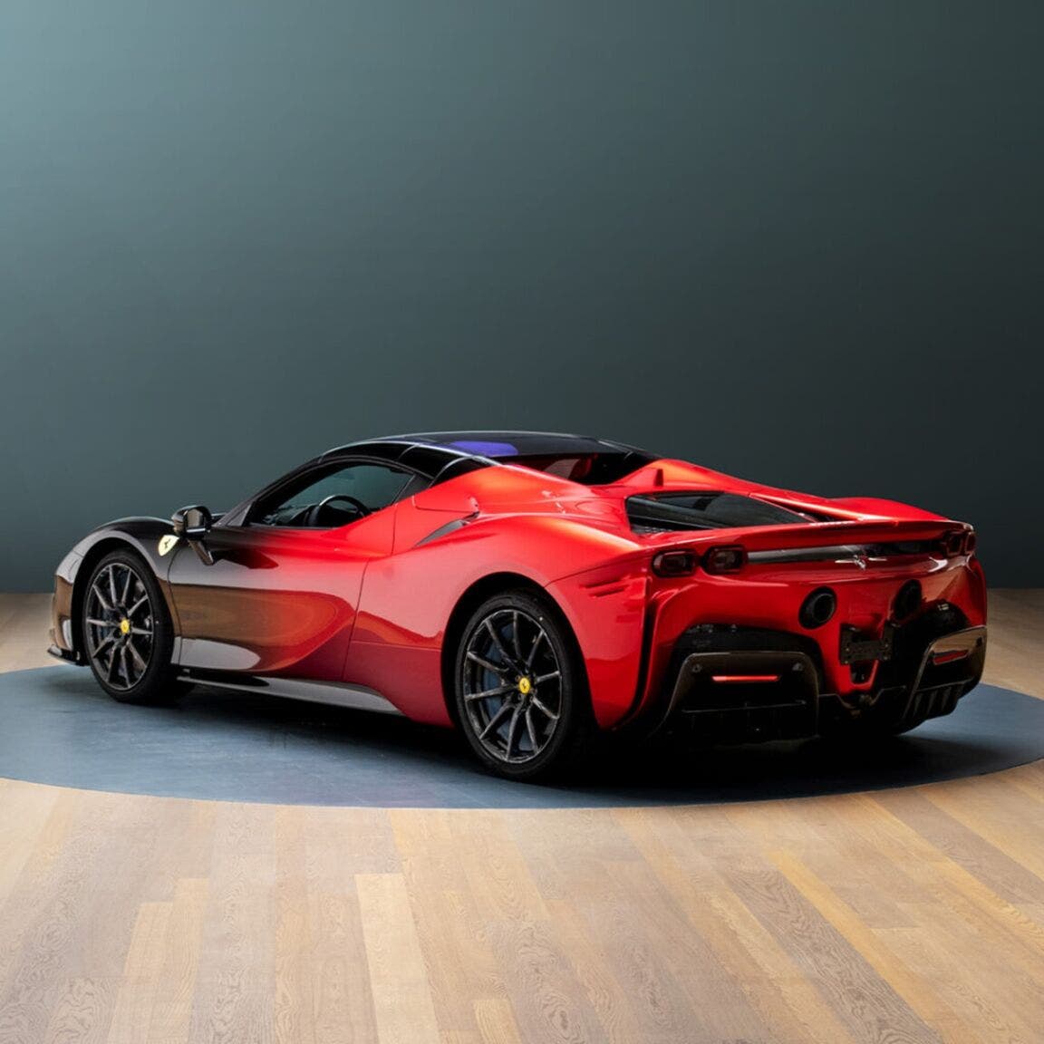 Ferrari SF90 Spider: Tailor Made sforna uno speciale esemplare bicolore ...