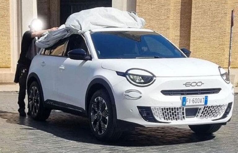 Fiat 600 e 500X a confronto: caratteristiche, prestazioni e costi ...