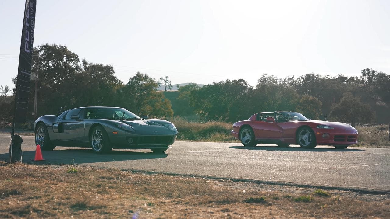 Dodge Viper vs Ford GT: chi vince la drag race? - ClubAlfa.it