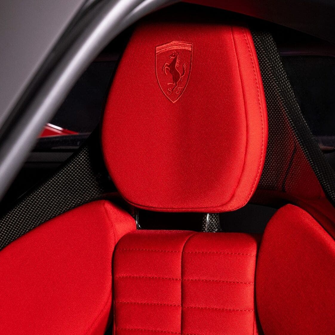 La Ferrari 296 GTB con livrea ispirata a una 250 LM - ClubAlfa.it