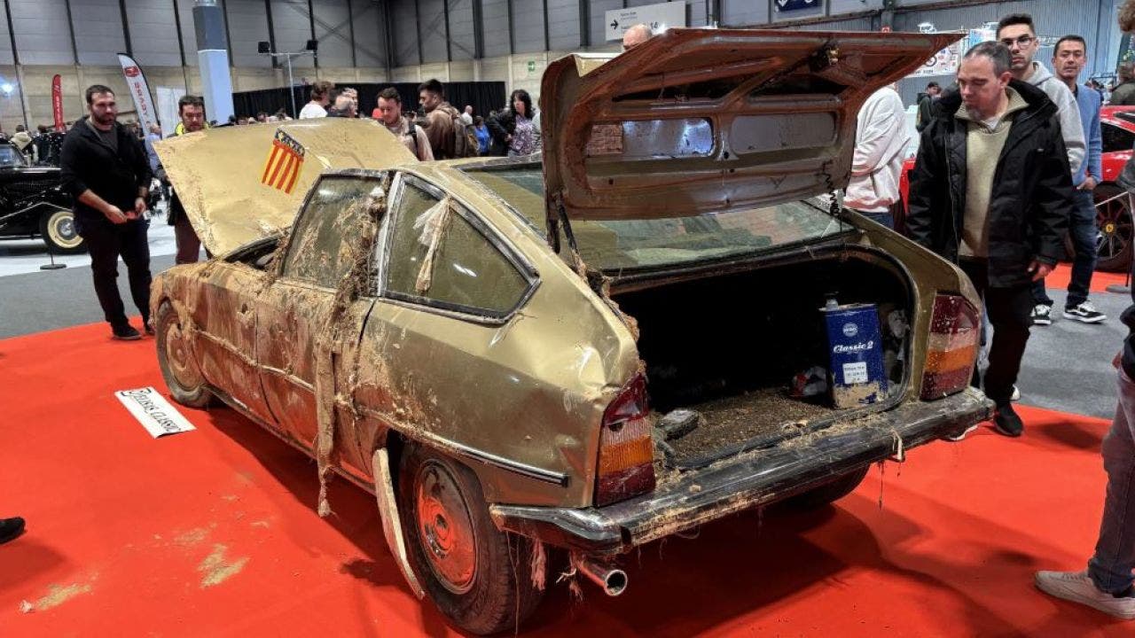 Una Citroen CX molto particolare esposta al Retromóvil 2024, ecco la ...