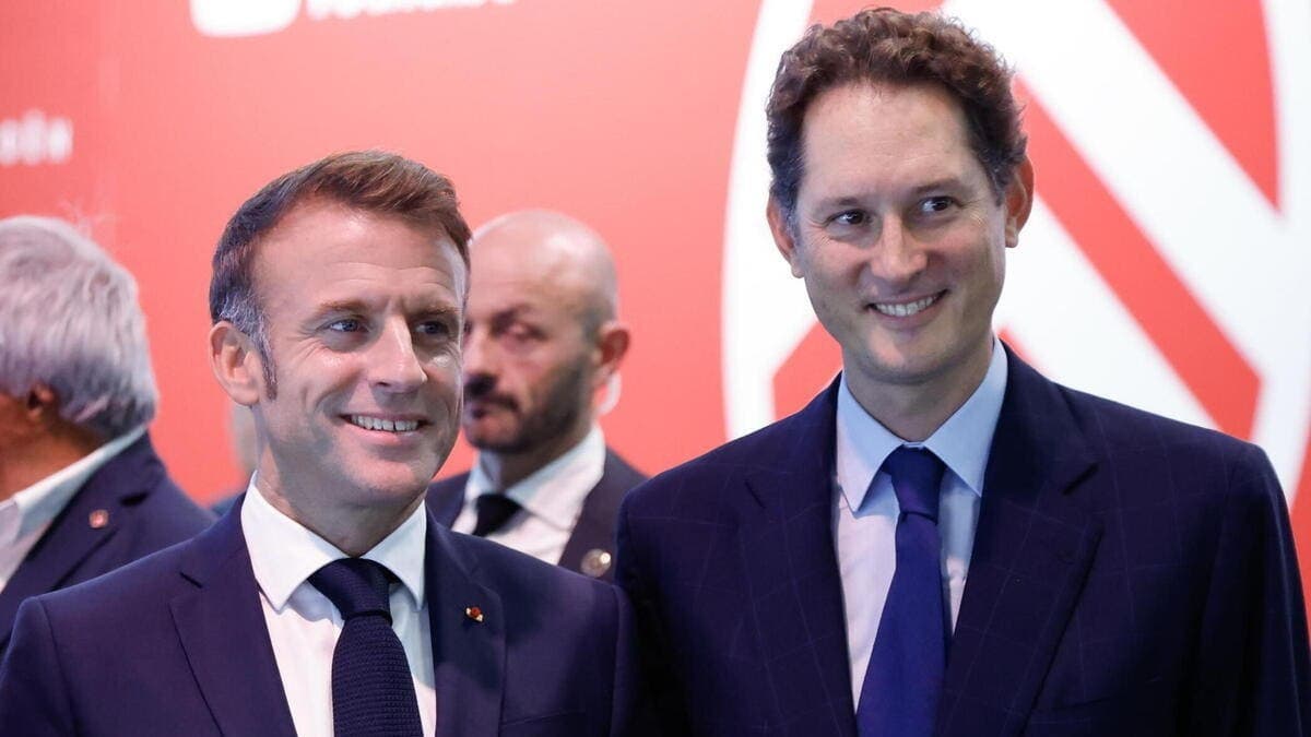 John Elkann rassicura Emmanuel Macron sull'impegno di Stellantis in ...