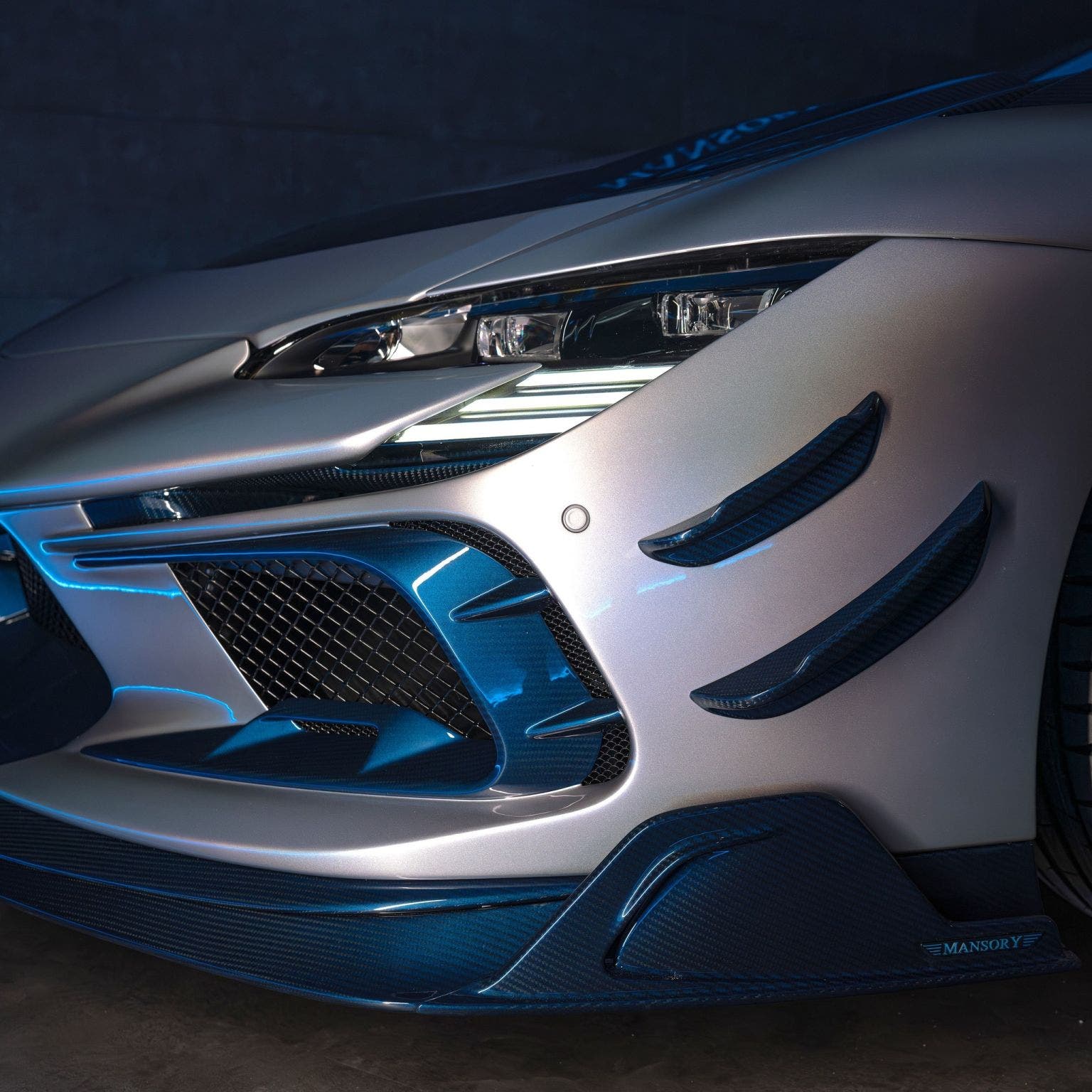 Mansory F9XX Spider: nuova "one of one" su base Ferrari SF90 Spider ...