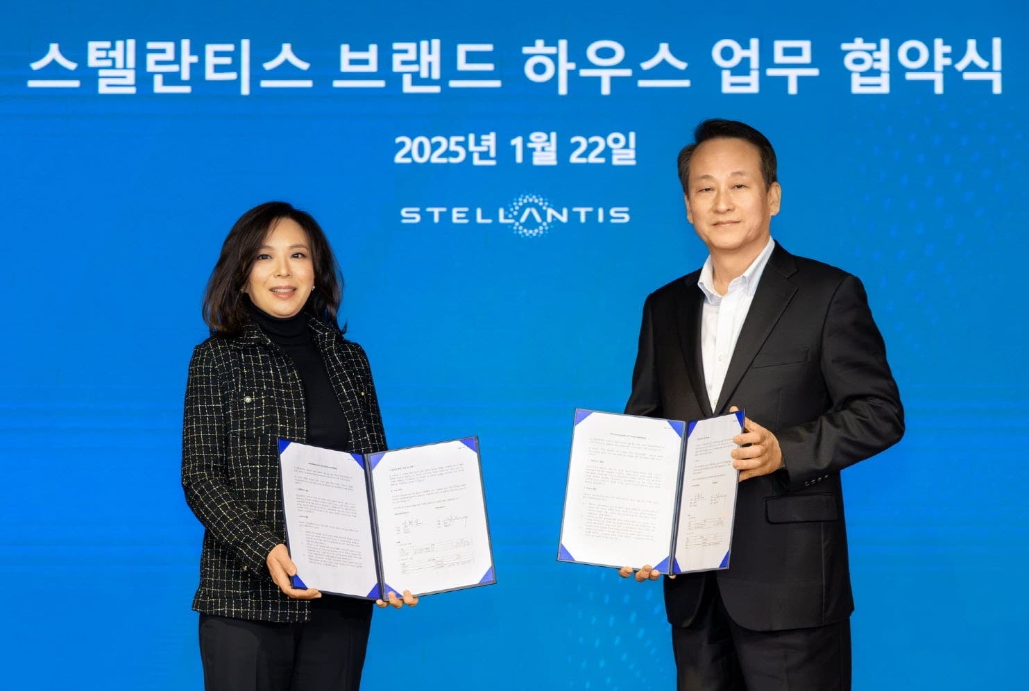 Stellantis Korea unifica gli showroom Jeep e Peugeot creando lo ...