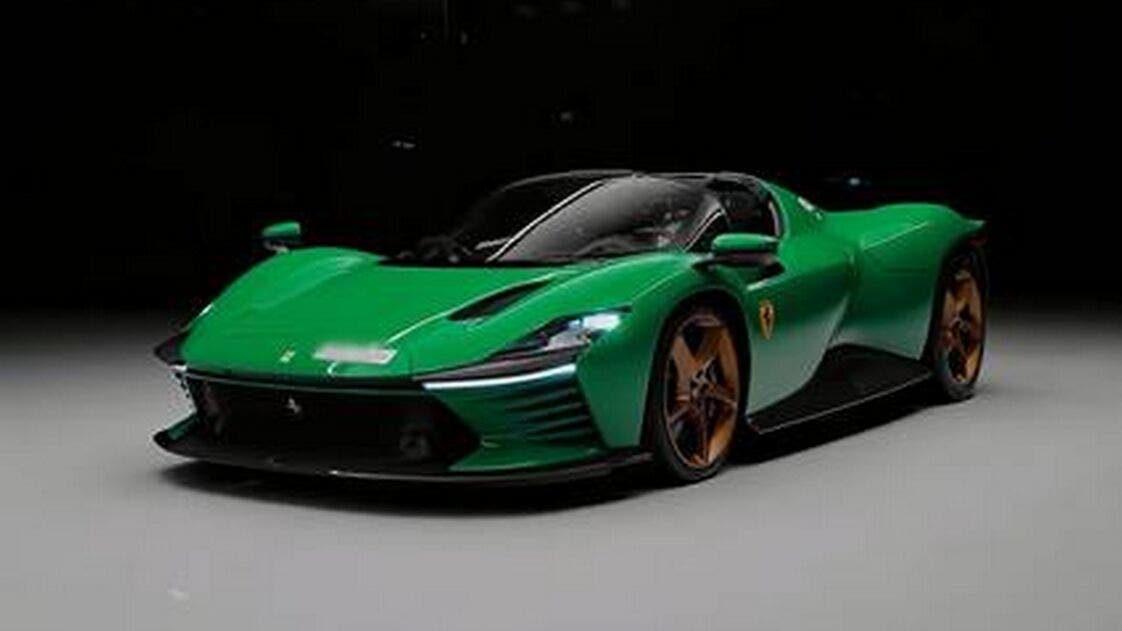 Ferrari 812 Competizione A: il primo esemplare su strada | Video ...