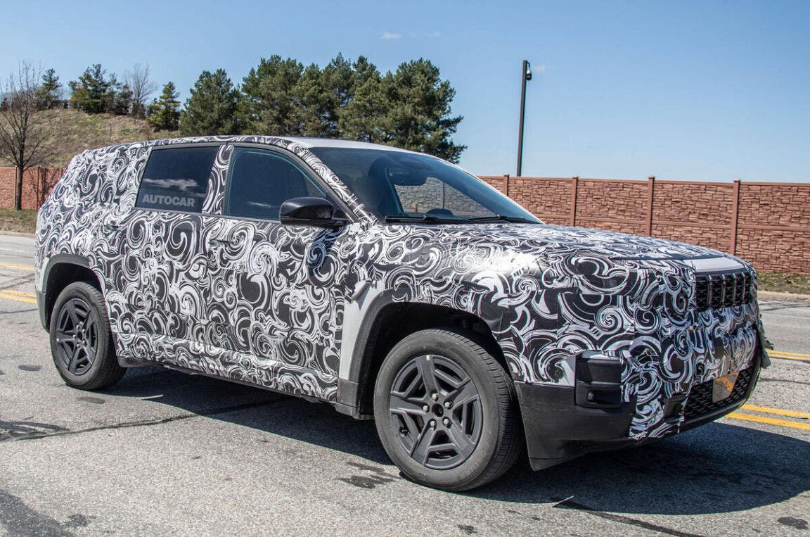 Jeep Cherokee 2026, tutto quello che sappiamo sul prossimo SUV ibrido ...
