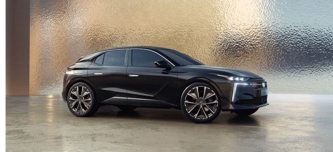 DS 4 diventa DS N°4: ecco tutte le innovazioni e il nuovo motore ...