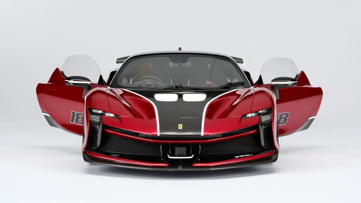 Ferrari 812 Competizione A: il primo esemplare su strada | Video ...