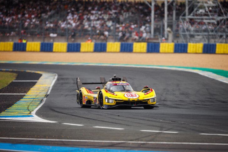 Le Ferrari 499P inizia il suo cammino alla 24 Ore di Le Mans 2026 ...