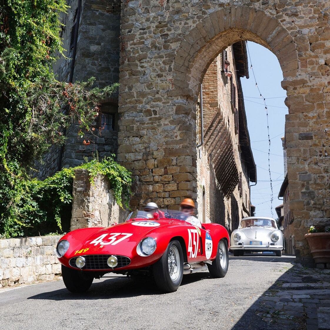Ferrari Tribute 1000 Miglia 2025: il video ufficiale e le classifiche ...