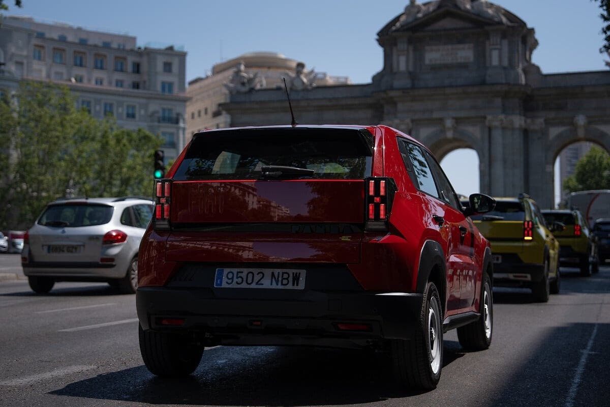 Fiat Grande Panda conquista il centro di Madrid con il suo audace stile ...