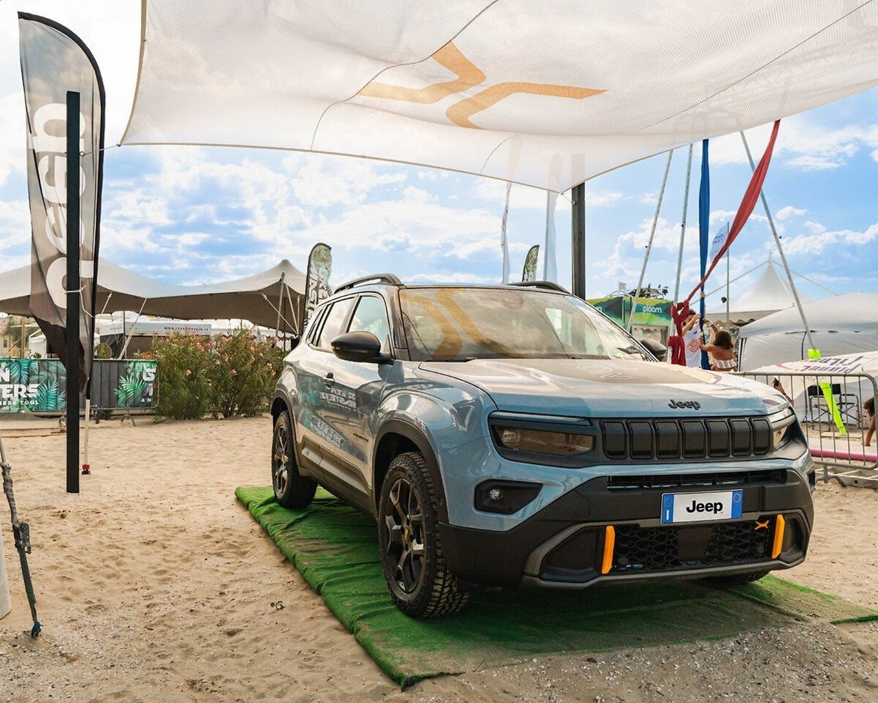 Jeep Avenger 4xe grande protagonista ai 105 XMasters 2025 - ClubAlfa.it