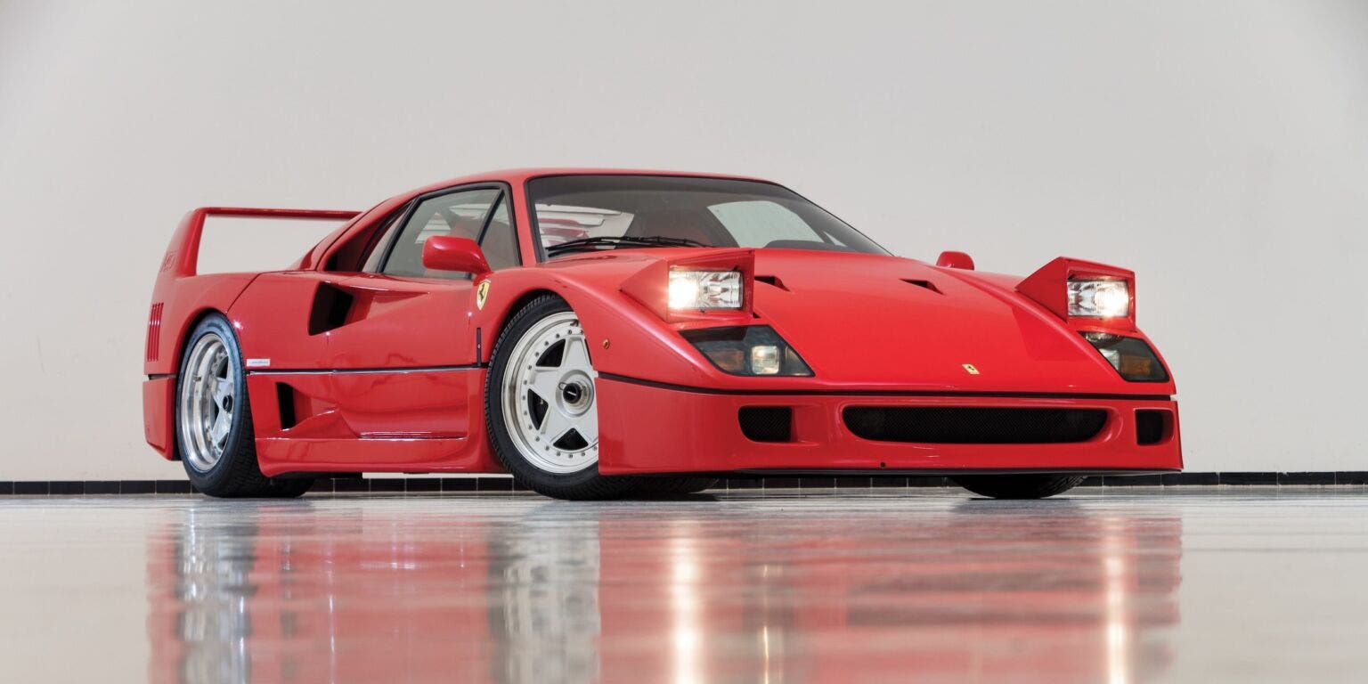 Un colore che divide: Ferrari F40 in "verde fortunato" potrebbe essere ...