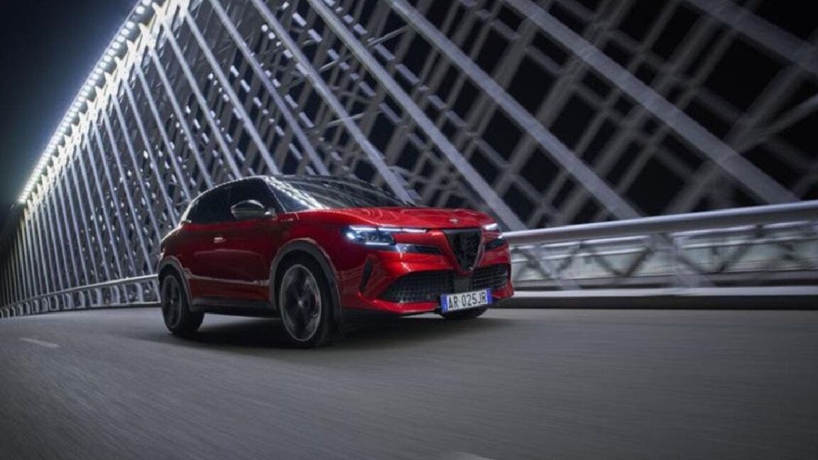 Nuova Alfa Romeo Stelvio: ecco cosa è emerso su design, prezzi, motori ...