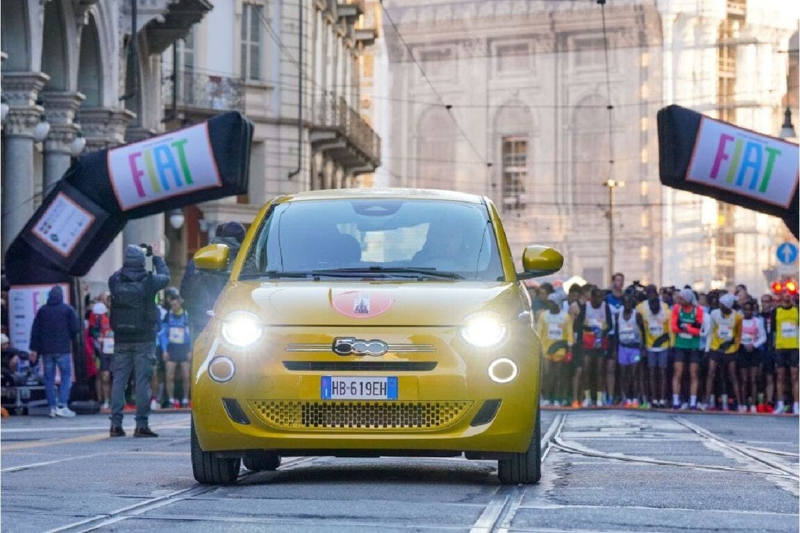 FIAT Torino City Marathon: la nuova 500 Hybrid è stata la grande ...