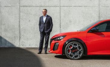 Stellantis: il CEO di Peugeot ammette gli errori sul motore PureTech ...